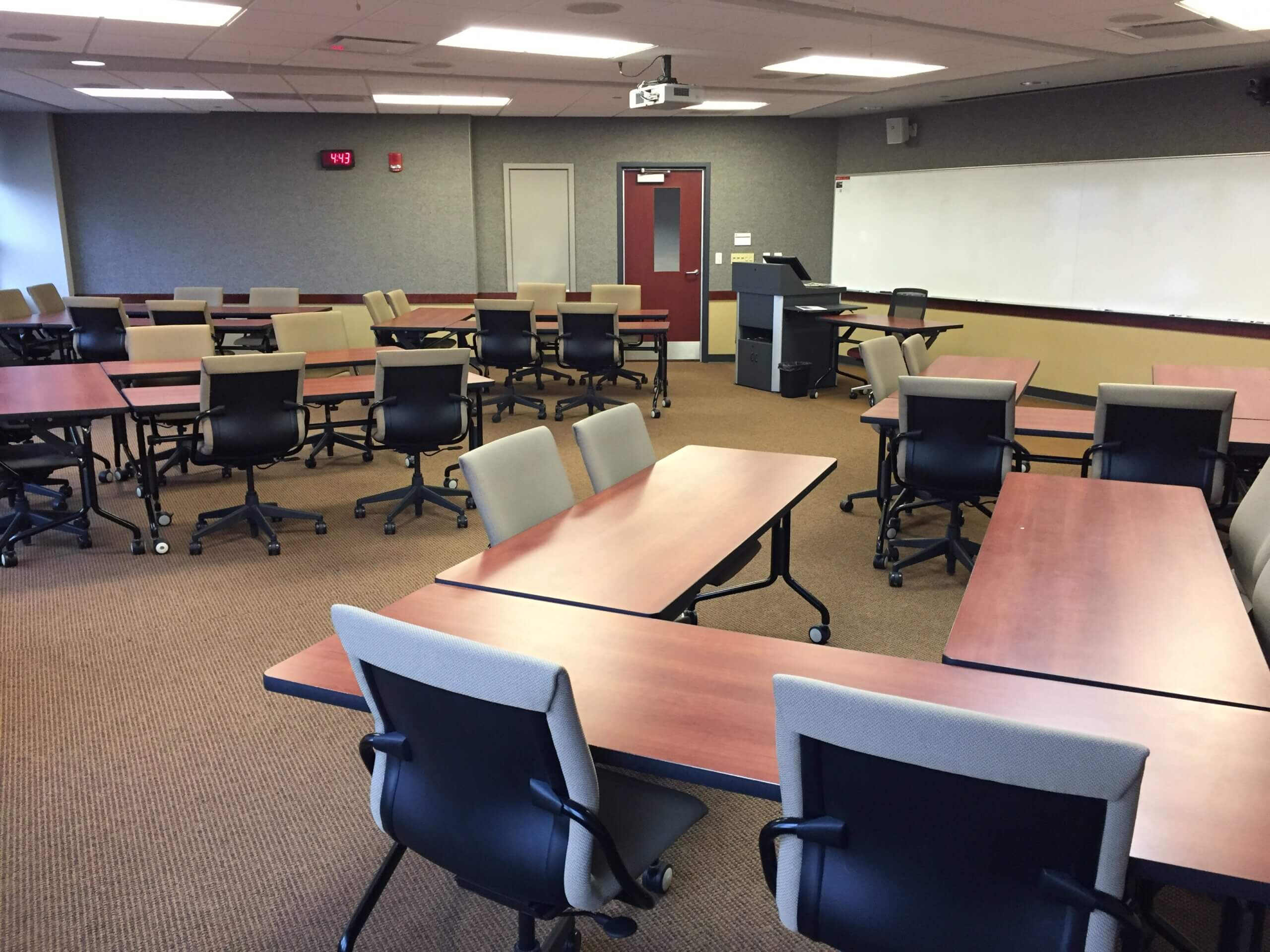 Classroom 4580 | Spaces | UW Conferences & Events