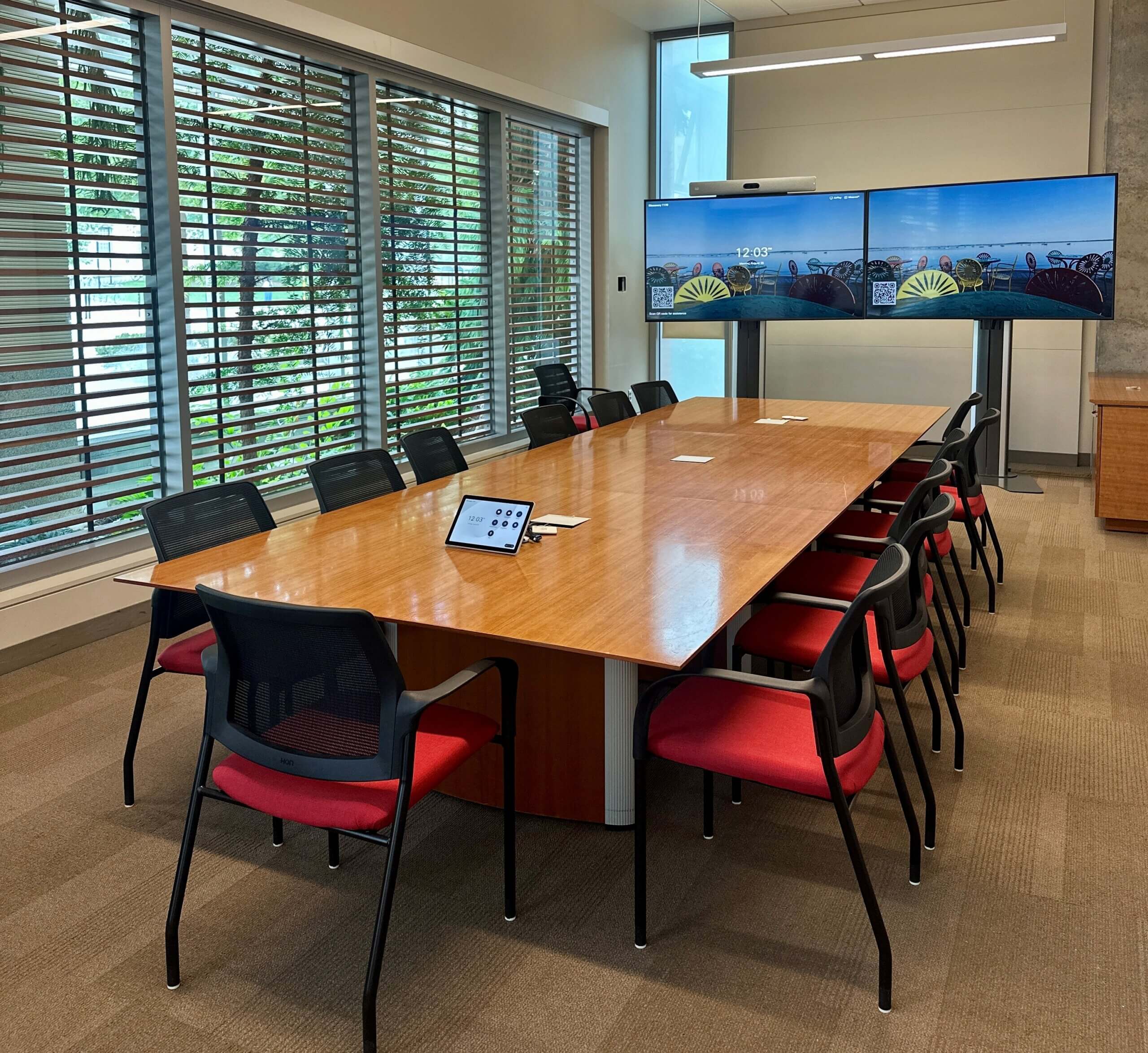 Conference Room 1260 at Discovery | Spaces | UW Conferences & Events
